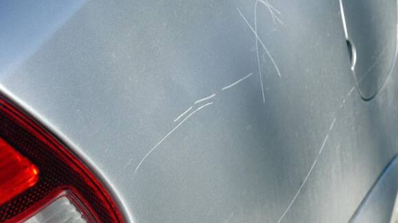 Qué utilizar para quitar rayón de pintura en el coche: métodos caseros
